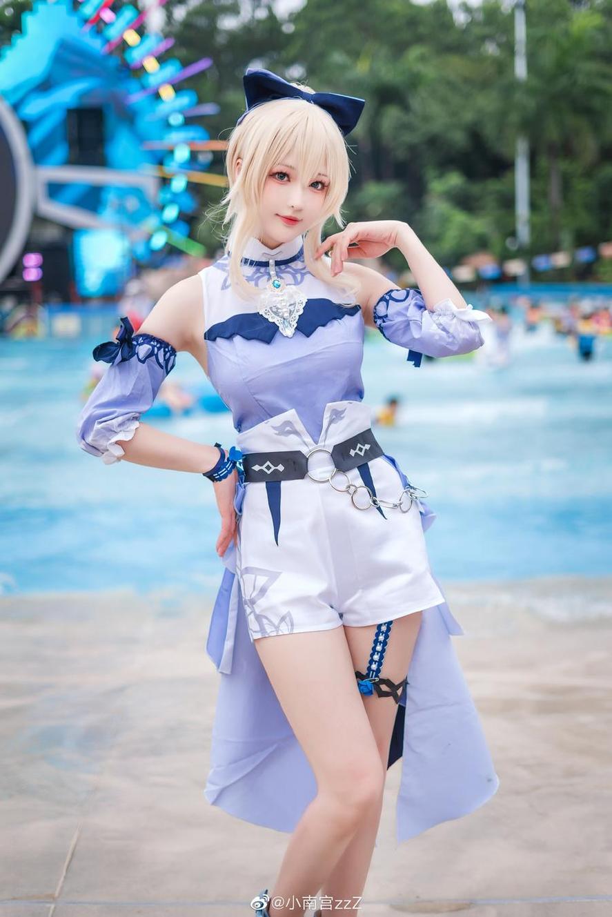 南宫cos少女前线k2：迷人身材展示的精美cos图包更新 - 必萝姊